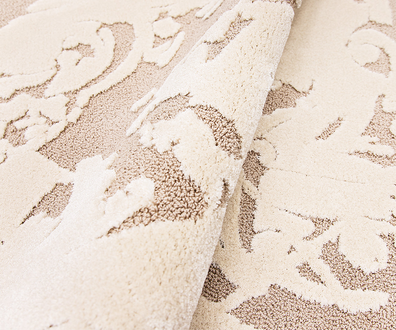 Artisan Irregular Curved-Shape Rug: Hand-Tufted in Botanical Silk ...