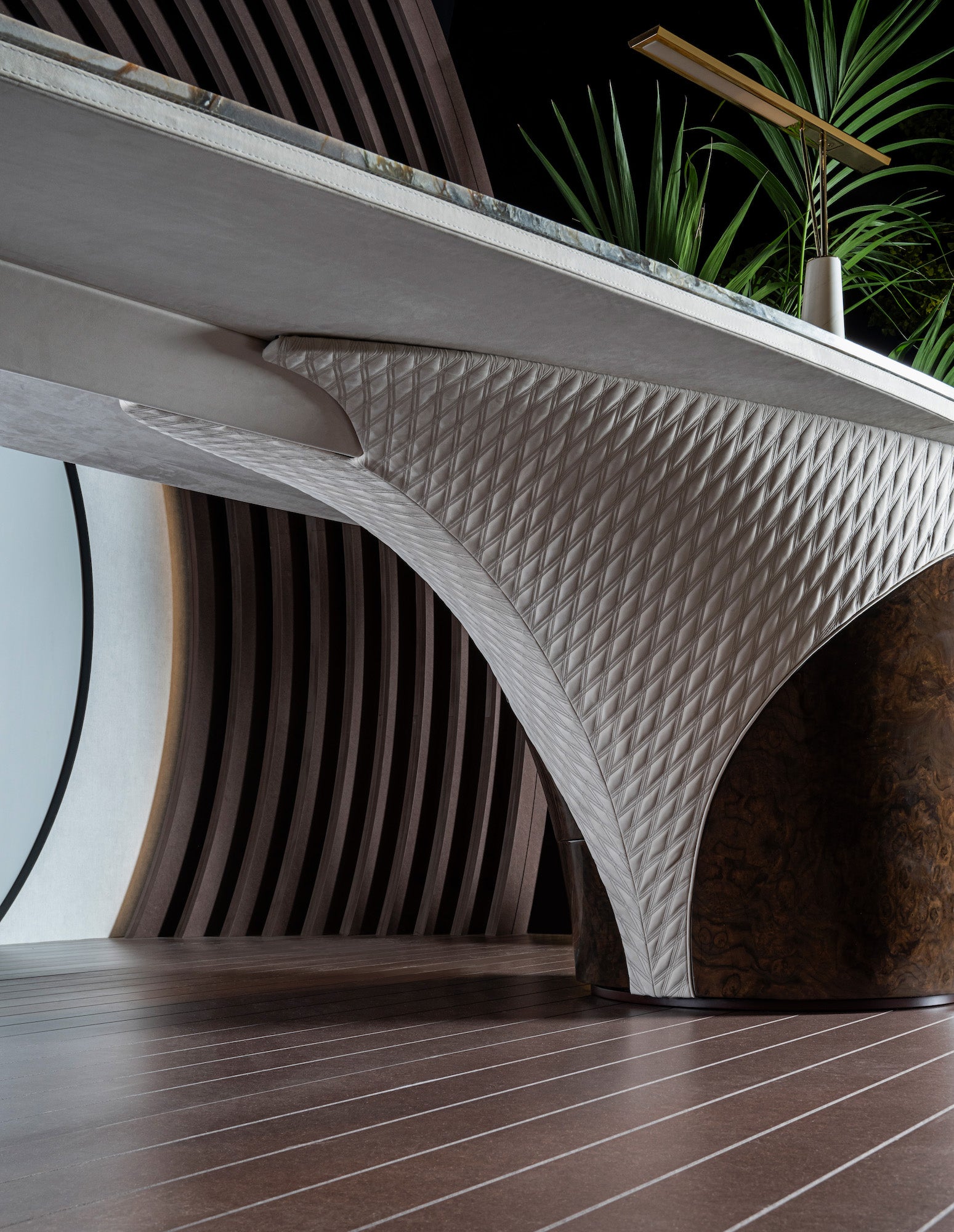 Visionnaire Jet Plane Luxury Modern Office Desk - Aerodynamic Design ...